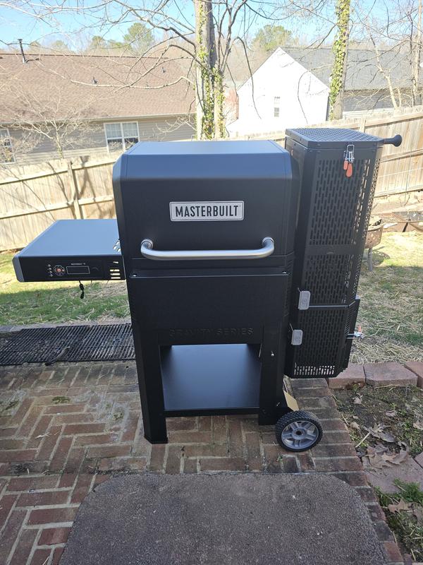 Masterbuilt Gravity Series 600 22-in W Black Charcoal Grill in the ...