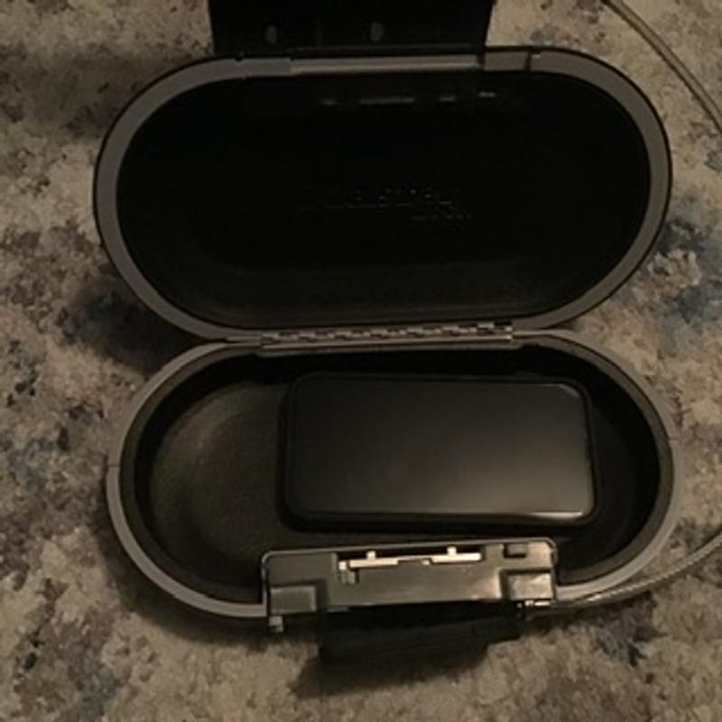 Master Lock 0.05-cu ft Combination Lock Security Box Safe 5900D at ...