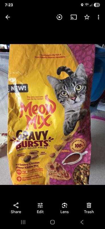 Meow Mix Gravy Bursts Savory Chicken Flavor Mix with Gravy Filled ...