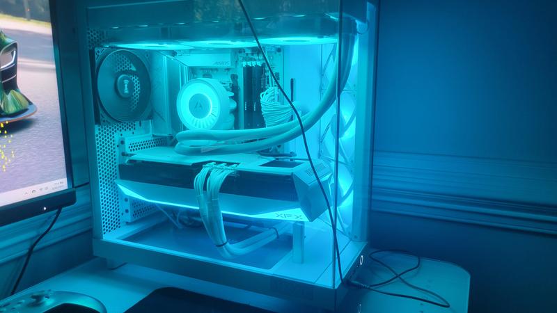 XFX AMD Radeon RX 9070 XT Mercury White Overclocked Triple XFX AMD Radeon RX 9070 XT Mercury White Overclocked Triple