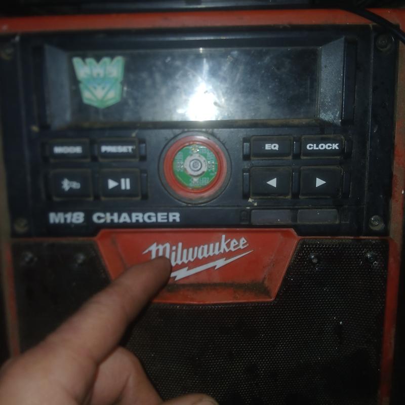 Milwaukee Milwaukee 2792-20 M18 Jobsite Radio and Charger at Lowes.com