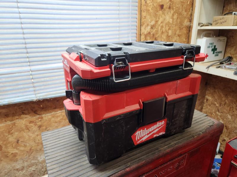 Milwaukee M18 FUEL PACKOUT 2.5 Gallon Wet/Dry Vacuum 0970-20 Milwaukee M18 FUEL PACKOUT 2.5 Gallon Wet/Dry Vacuum 0970-20