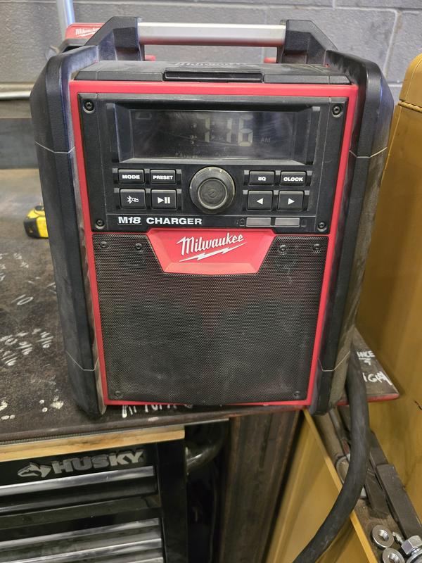 Milwaukee Milwaukee 2792-20 M18 Jobsite Radio and Charger at Lowes.com
