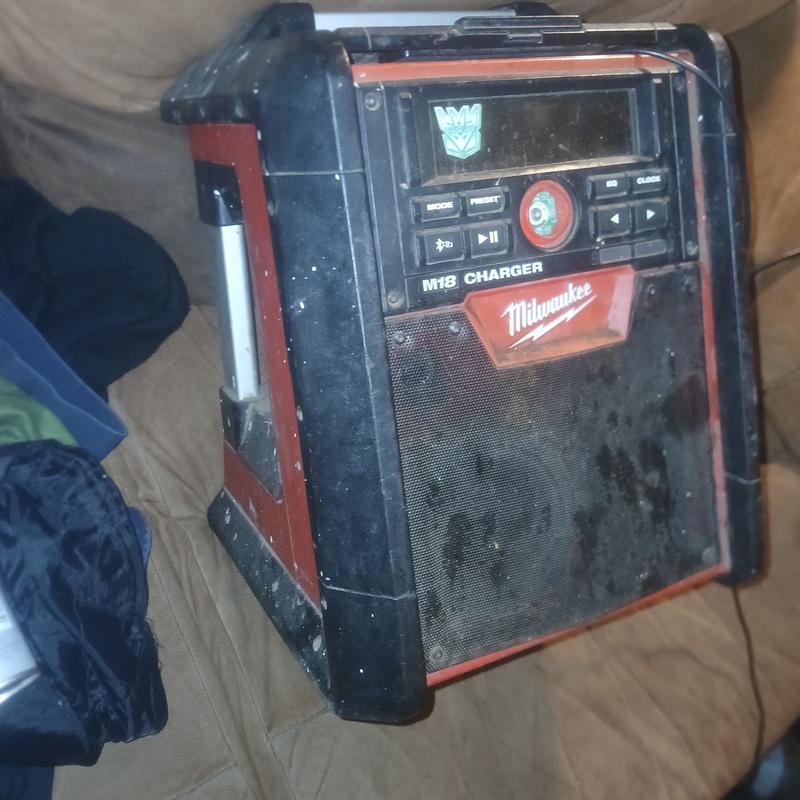 Milwaukee Milwaukee 2792-20 M18 Jobsite Radio and Charger at Lowes.com