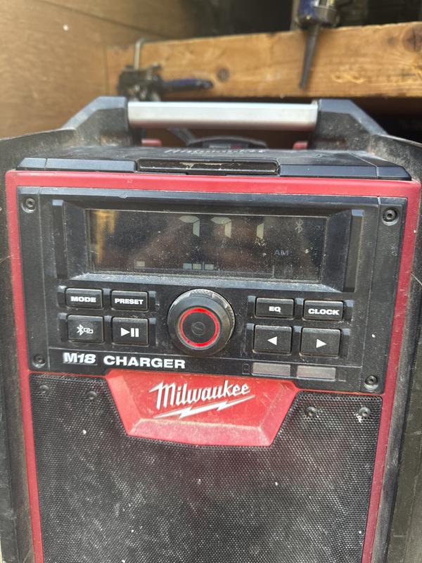Milwaukee Milwaukee 2792-20 M18 Jobsite Radio and Charger at Lowes.com