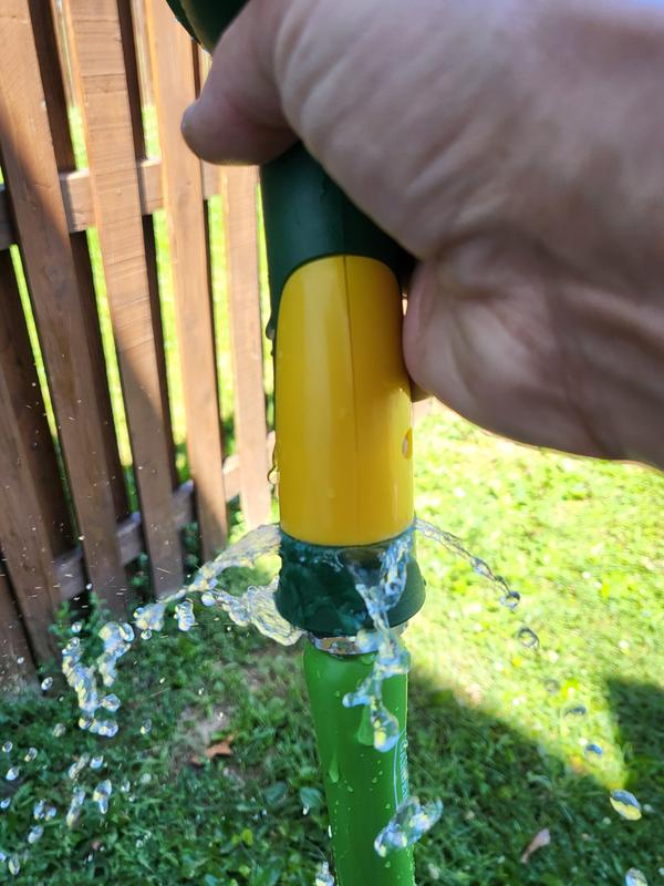 Miracle-Gro 1 lb. Garden Feeder at Tractor Supply Co