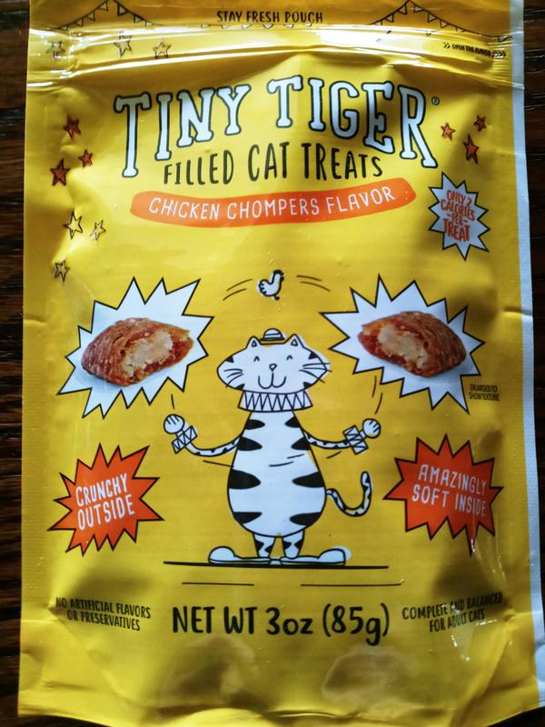 TINY TIGER Chicken Chompers Flavor Filled Crunchy Cat Treats, 3-oz bag ...