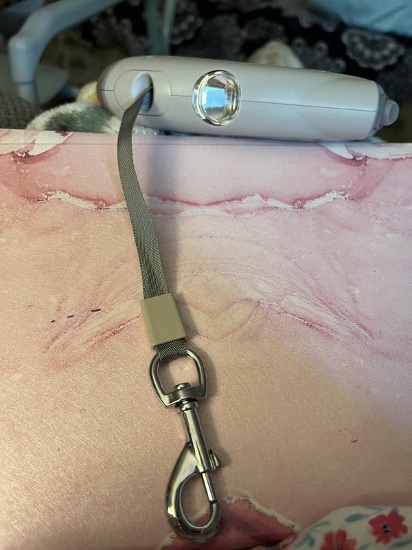 GROOVYPETS LED Flashlight Wearable Hand-Free Retractable Dog Leash, 10 ...