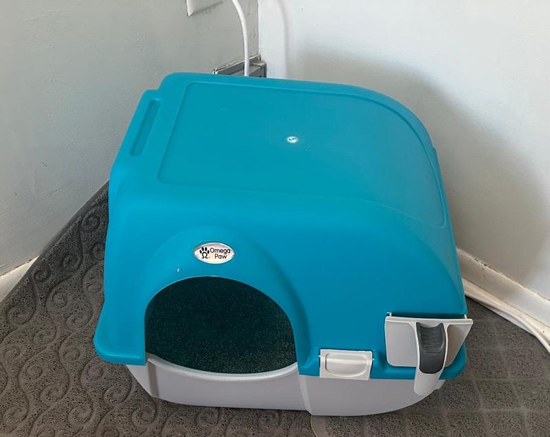 OMEGA PAW Roll 'n Clean Self Cleaning Cat Litter Box, Sky Blue, Regular ...