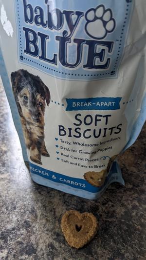 BLUE BUFFALO Baby Blue Soft Biscuits Natural Chicken & Carrots Puppy ...