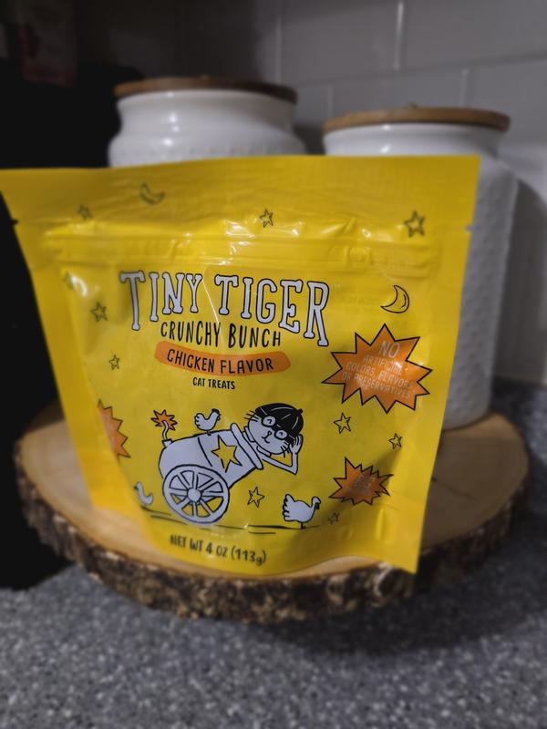 TINY TIGER Crunchy Bunch Chicken Cannonball Chicken Flavor Cat Treats ...