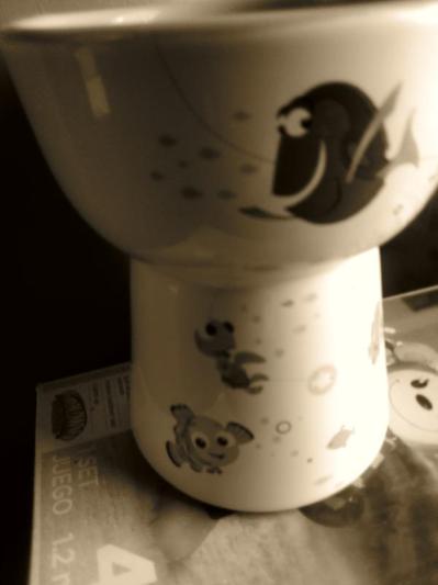 PIXAR Finding Nemo Tall Shape Non-Skid Elevated Ceramic Cat Bowl, 1 Cup ...