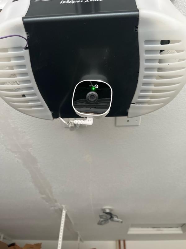 Shop Chamberlain 3/4 Hps myQ Smart Belt Drive Garage Door Opener Wi-fi ...