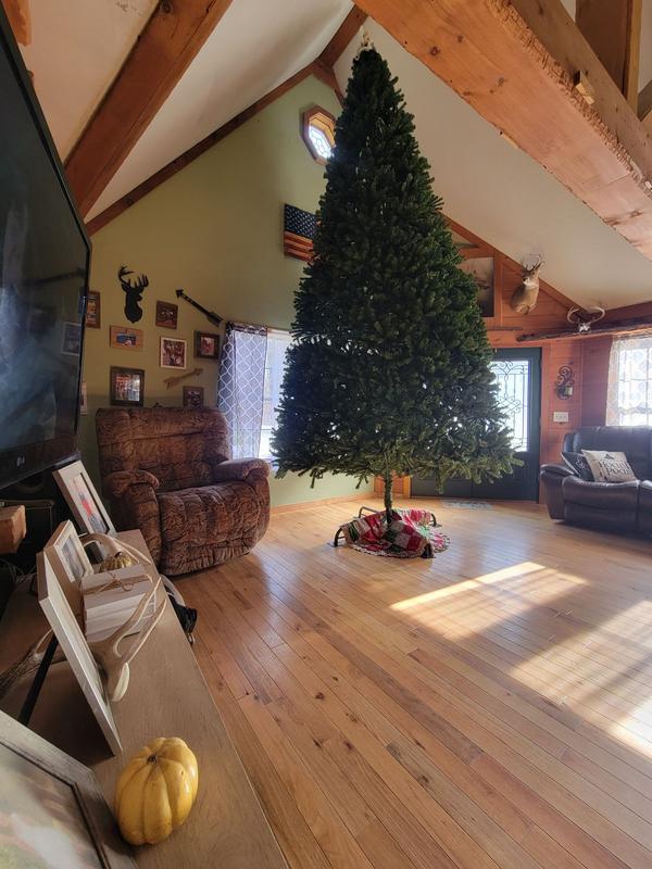 National Tree Company 16-ft North Valley Spruce Artificial Christmas ...