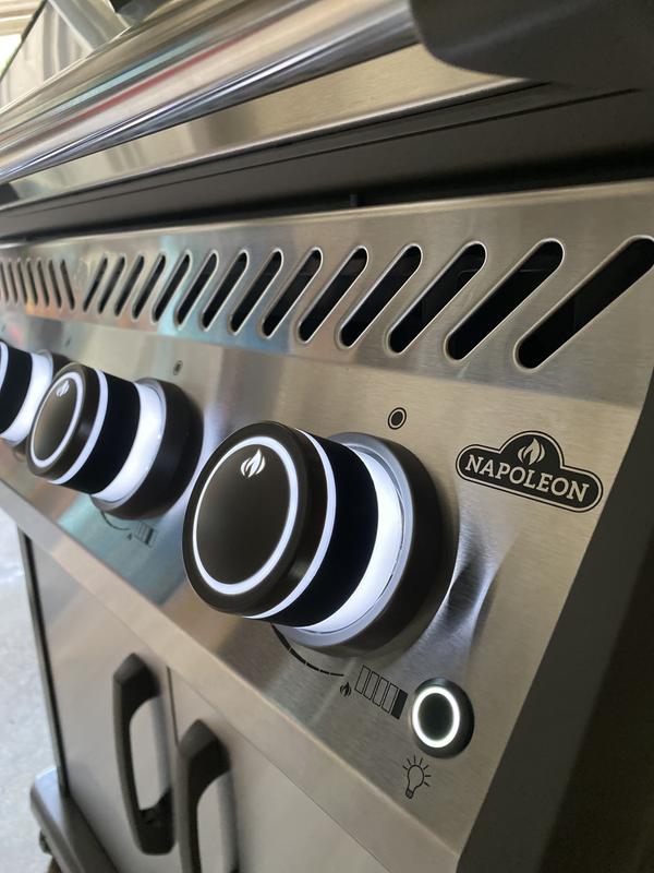 NAPOLEON Rogue PRO 625 Series Black 5 -Burner Infrared Natural Gas ...