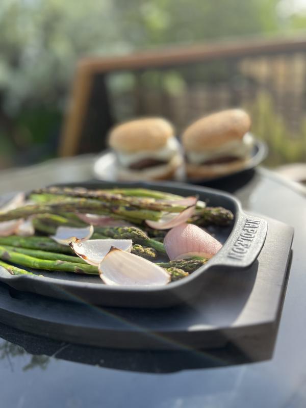 NAPOLEON Grilling Accessories Cast Iron Non-stick Griddle and Pan Set ...