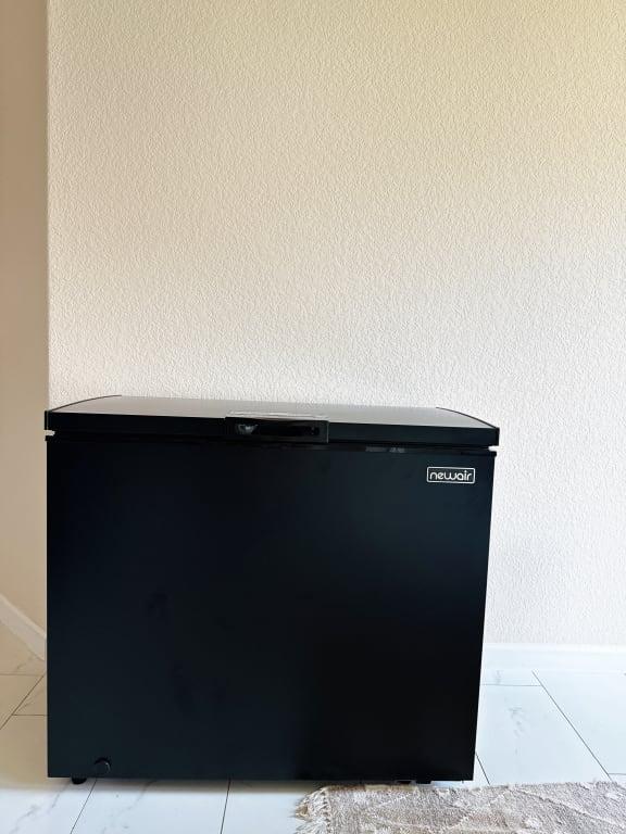 Newair 7 Cu. Ft. Compact Chest Freezer in Black, Digital Temperature ...