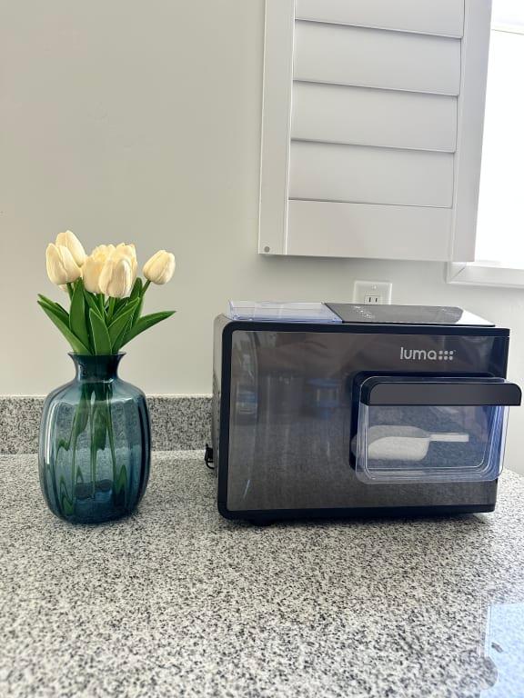 Luma Comfort 44-lb Ice Per day Countertop or Portable Nugget Ice Maker ...