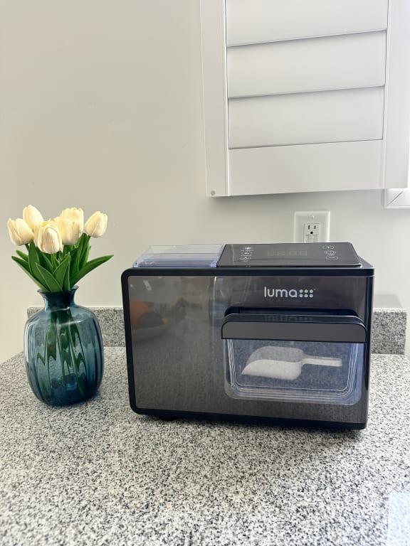 Luma Comfort 44-lb Ice Per day Countertop or Portable Nugget Ice Maker ...