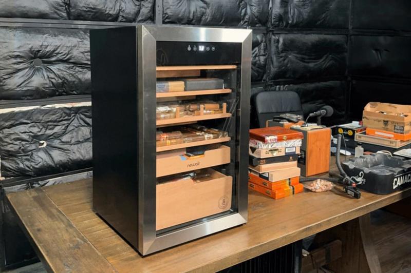Newair x Boveda 500 Count Electric Humidor, Spanish Cedar Shelves with ...