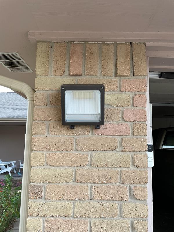 Cedar Hill 400-Watt EQ Black Hardwired LED Outdoor Wall Pack Light 8800 ...