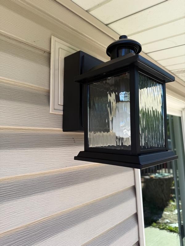 Cedar Hill 11-in H 1-Light Matte Black Motion Sensor Outdoor Wall Light ...