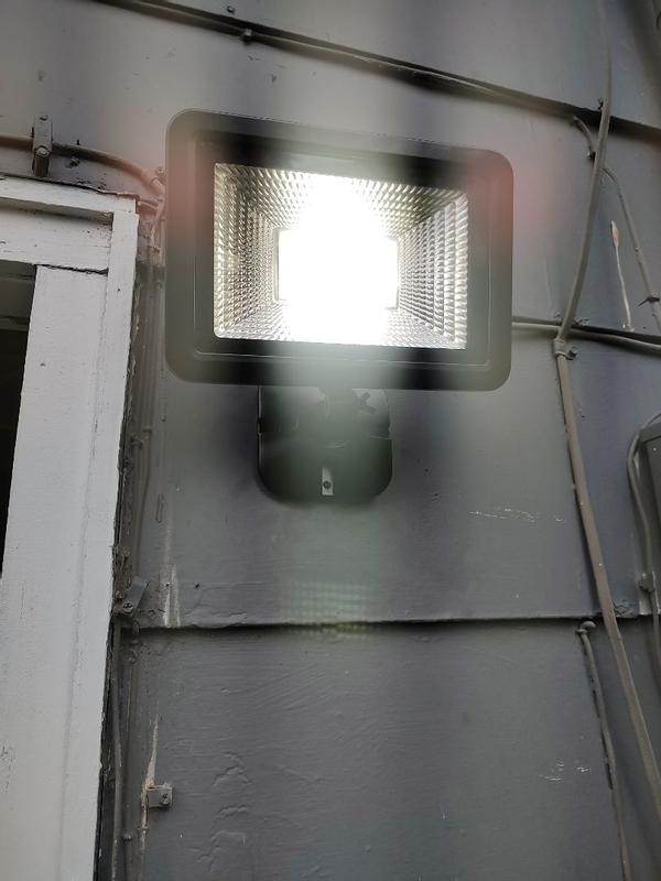 Westinghouse 300 -Watt EQ Hardwired LED Black 1 -Head Dusk-to-Dawn ...