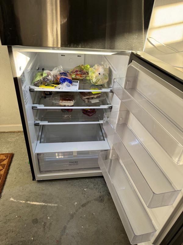 Samsung Garage Ready 17.5-cu ft Top-Freezer Refrigerator Smart ...