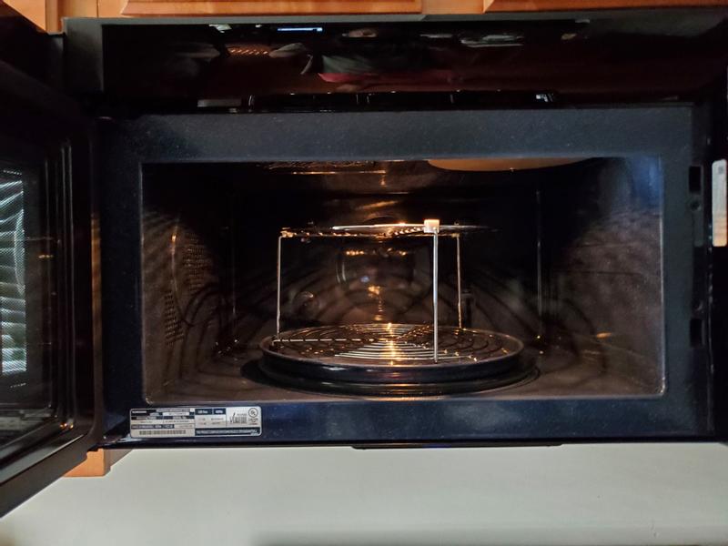 Samsung 1.6-cu ft 1000-Watt 29.88-in Over-the-Range Microwave (White ...