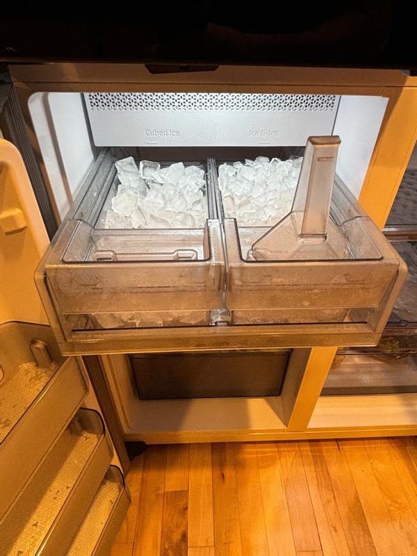 Samsung Bespoke 28.6-cu ft 4-Door Smart French Door Refrigerator with ...