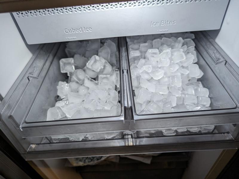 Samsung Counter-depth 22.5-cu ft 4-Door Smart French Door Refrigerator ...