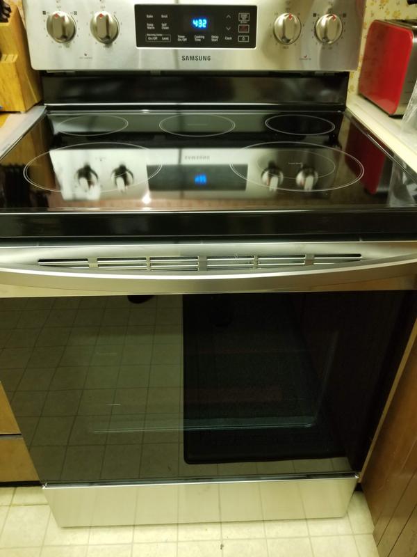 Samsung 30 in Glass Top 5 Elements 5.9 cu ft Self Cleaning Freestanding Electric Range Stainless Steel in the Single Oven Electric Ranges department at Lowes