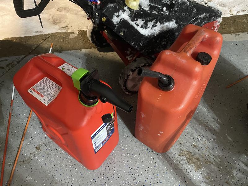 Scepter 5-Gallon Plastic Gasoline Can 315366 at Lowes.com