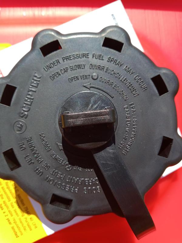 Scepter 9-Gallon Plastic Gasoline Can in the Power Equipment Fuel ...