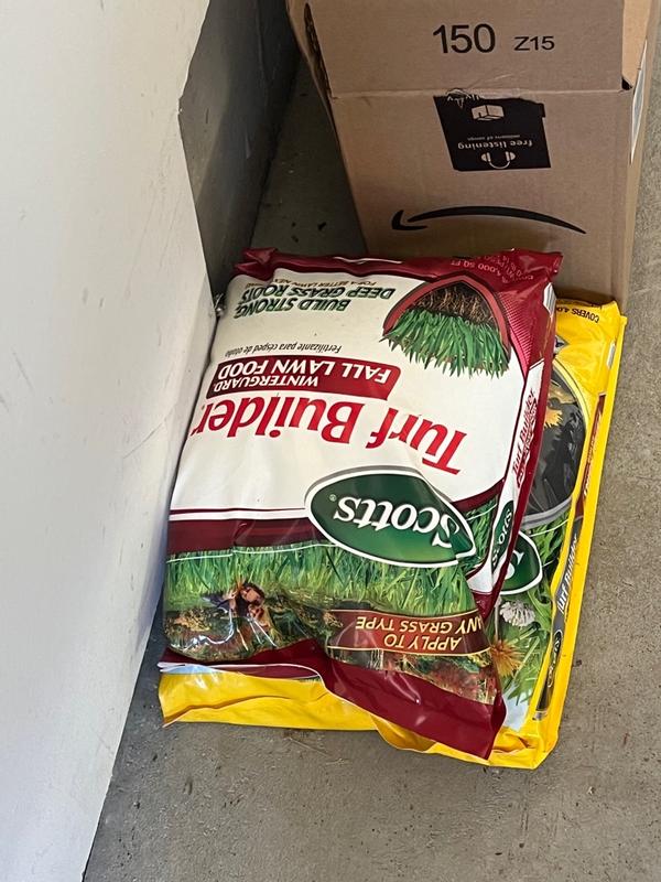 Scotts 15,000 sq. ft. Turf Builder Winterguard Fall Lawn Food at ...