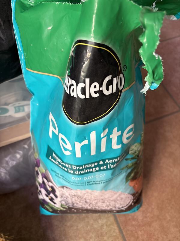 Miracle-Gro 8-Quart Perlite Improves Soil Structure 74278430 at Lowes.com