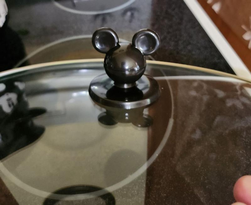 Disney Mickey Mouse 7-Quart Digital Slow Cooker with Sound in the Slow ...