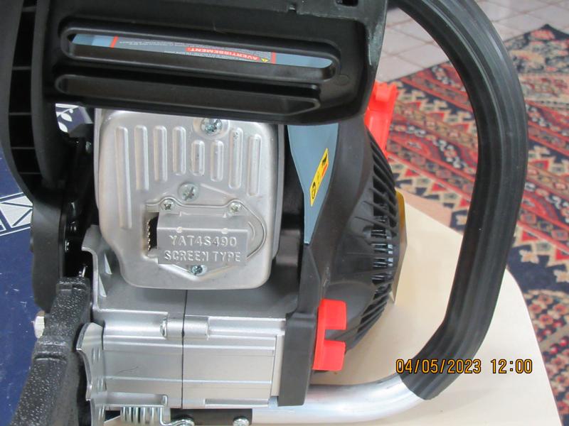 SENIX 4QL 49-cc 4-cycle 18-in Gas Chainsaw in the Chainsaws department ...