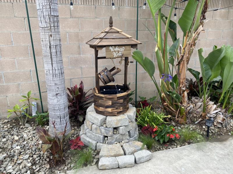 Sunnydaze Decor Old-Fashioned Wooden Wishing Well Water Fountain ...