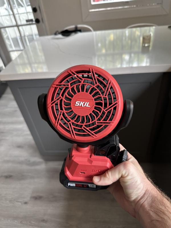 SKIL 4-in 12-Volt 2-Speed Indoor/Outdoor Red Personal Fan FN0400D-00 at ...