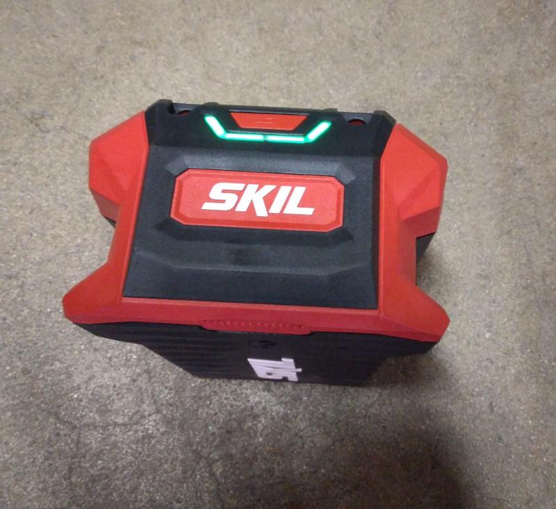SKIL 40-Volt 4 Ah Lithium Ion (li-ion) 200-Watt Battery BY8708C-01 at ...