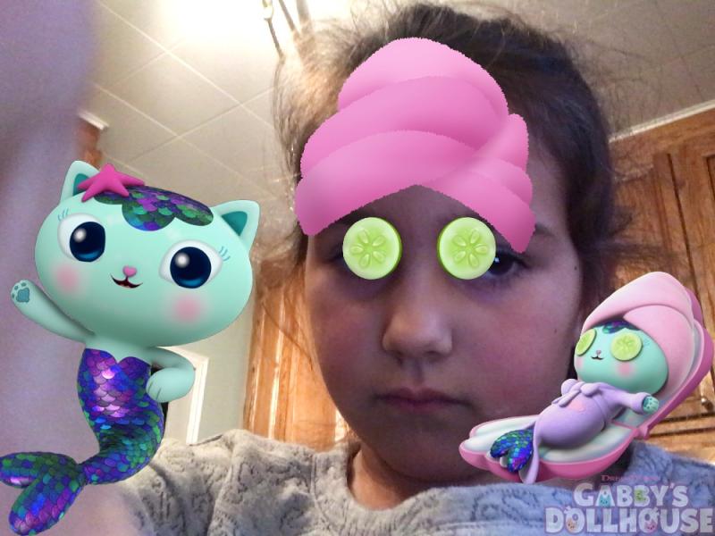 Gabby's Dollhouse Dreamworks, Knight Gabby Toy Figure Set with Surprise ...