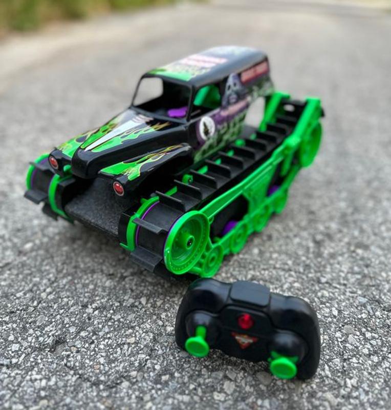 Monster Jam, Grave Digger Trax All-Terrain Remote Control Outdoor ...