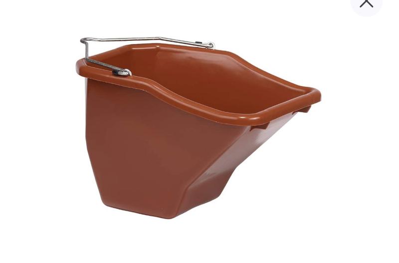 Little Giant 20-Quart Durable Plastic Flat Back Livestock Feed Bucket ...