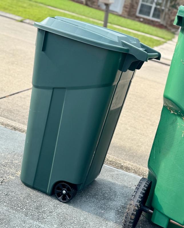 United Solutions 2 Pack 32 Gal Outdoor Garbage Can Trash Bins ...
