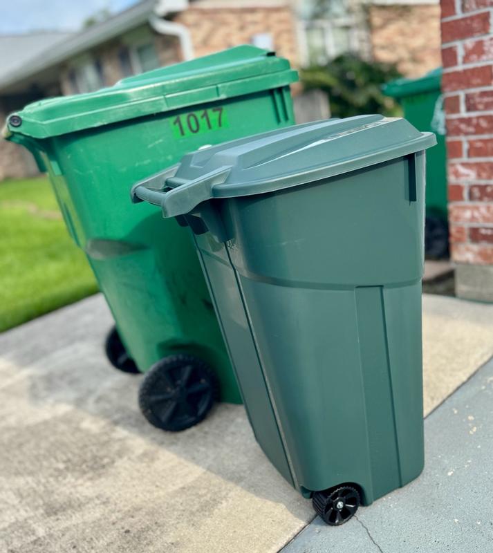 United Solutions 2 Pack 32 Gal Outdoor Garbage Can Trash Bins ...