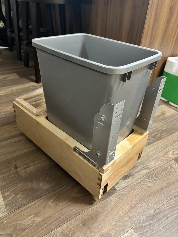 Rev-A-Shelf 12-in x 22-in x 23-in 50-Quart Soft Close Single Pull Out ...