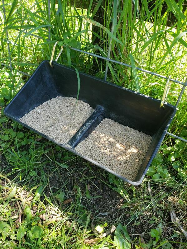 Little Giant 9 Quart Heavy Duty Feed Trough Bucket Fence Feeder Black ...