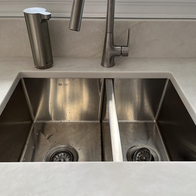 Stylish Drop-in or undermount 31-in x 18-in Stainless steel Double ...