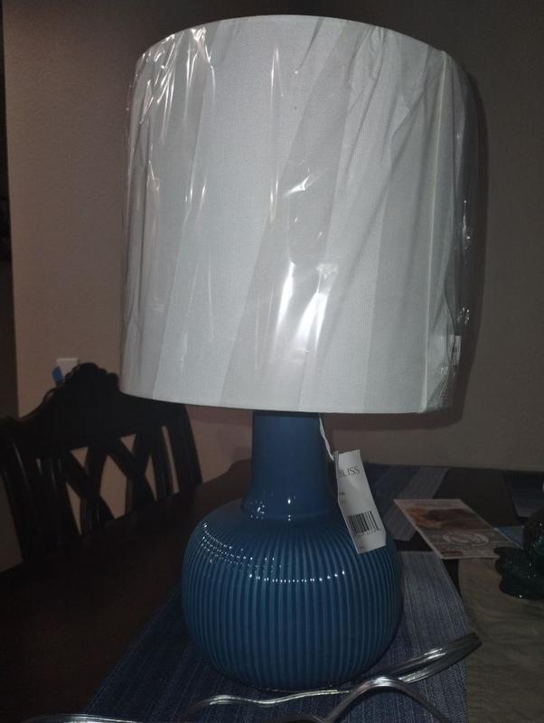 Livabliss Ormelle 19-in White/Green On/Off switch Table Lamp with Linen ...